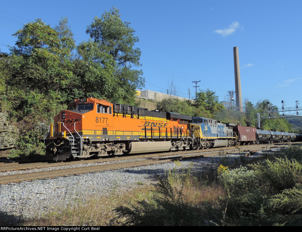 BNSF 8177 and CSX 552